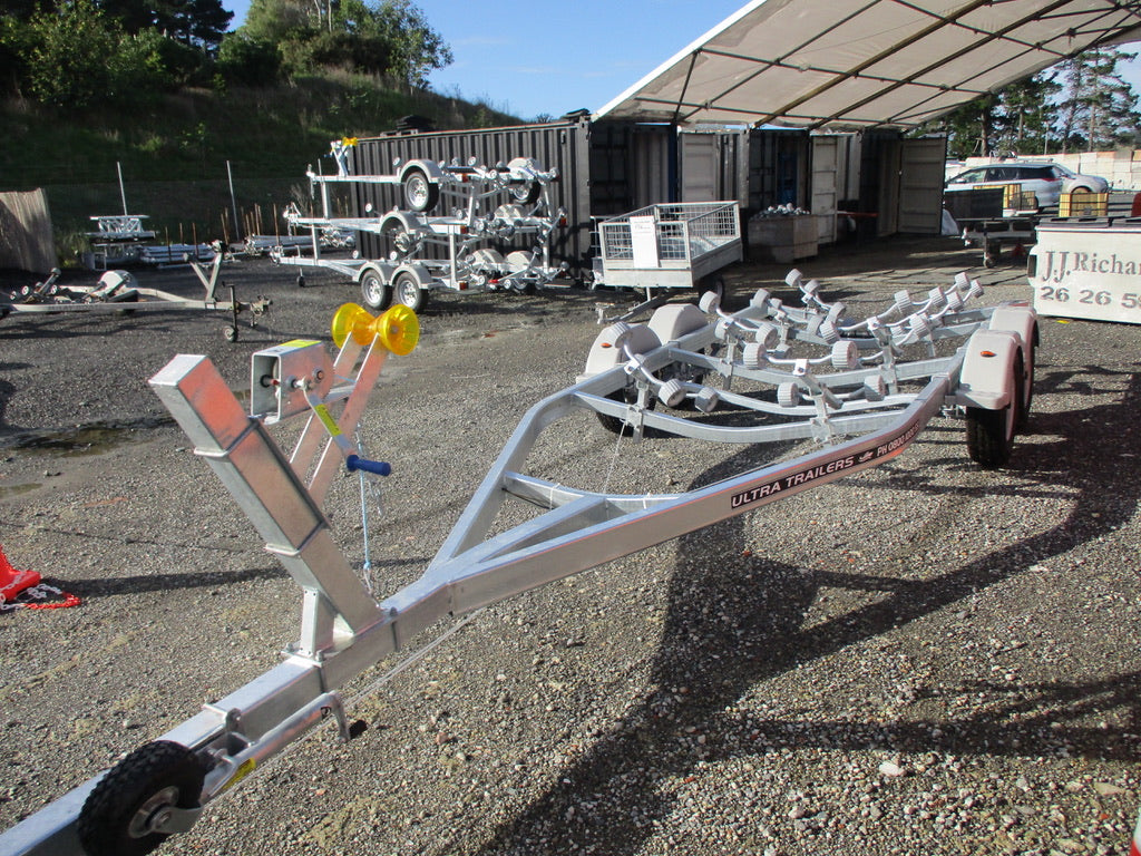 TANDEM AXEL BOAT TRAILERS FOR 6.1-6.7M BOATS (20-22FT) - HEAVY DUTY GA ...